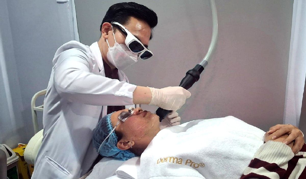 RedTouch PRO Laser Revolusioner Untuk Peremajaan Kulit Tanpa Injeksi