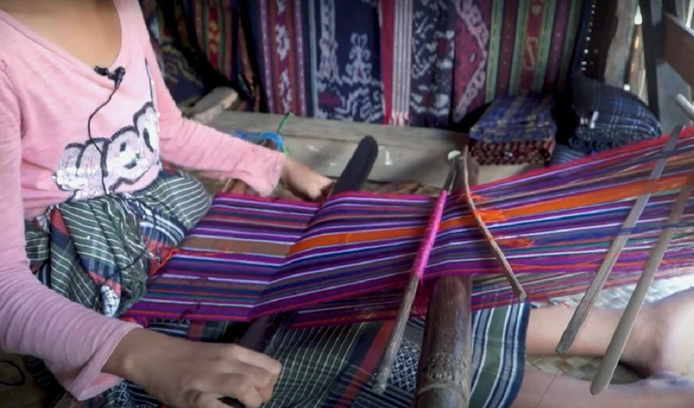 Tenun Sasak Kain Tradisional Penuh Makna