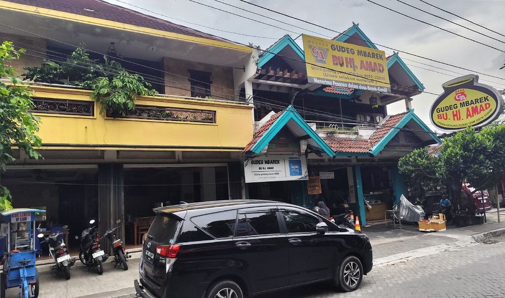 Gudeg Bu Hj. Amad Warung Legendaris yang Menjaga Cita Rasa Otentik Jogja Sejak 1960-an