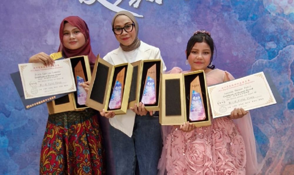 Diara Carrisa Lamando Juara 1 Aegan Music Competition 2025