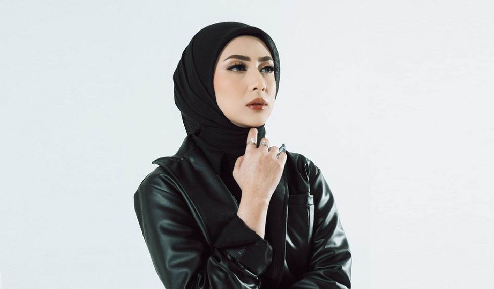 Dewi Hani Jayanti Hadirkan “Karena Kucinta Dia” yang Penuh Emosi